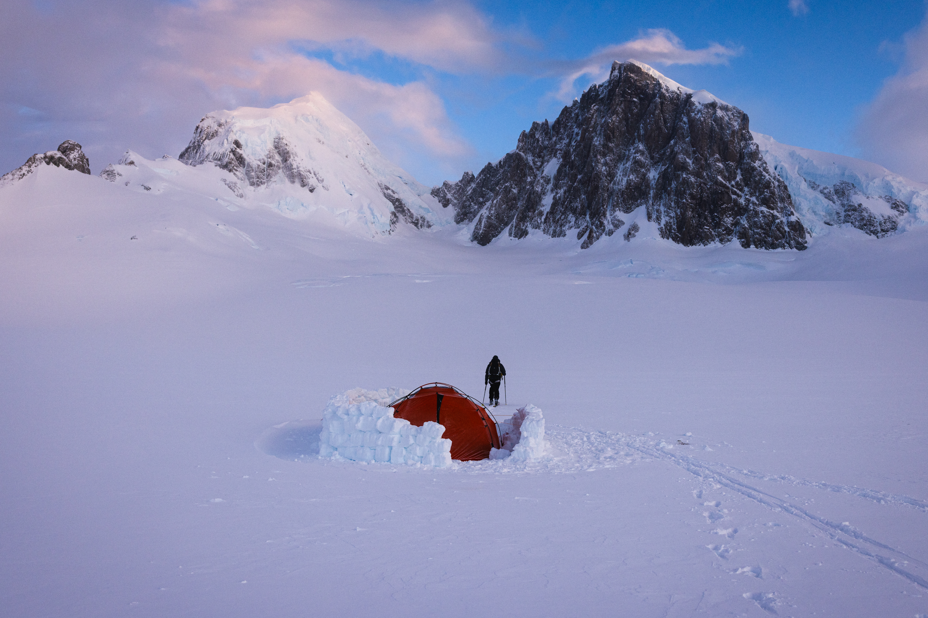 First Descent Series: Patagonia – Raide